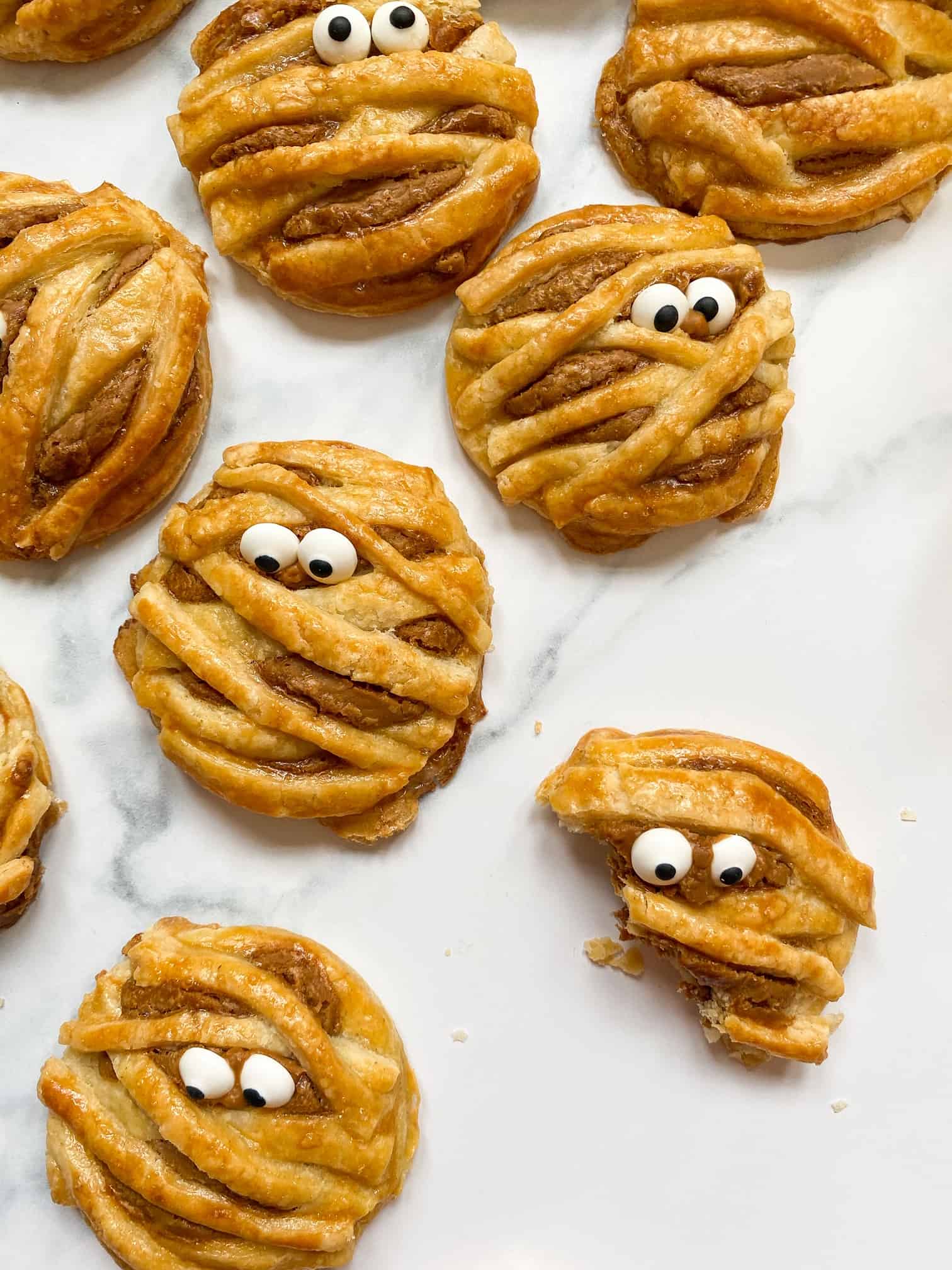 'Mummy' Biscoff Hand Pies - Baking with Aimee.