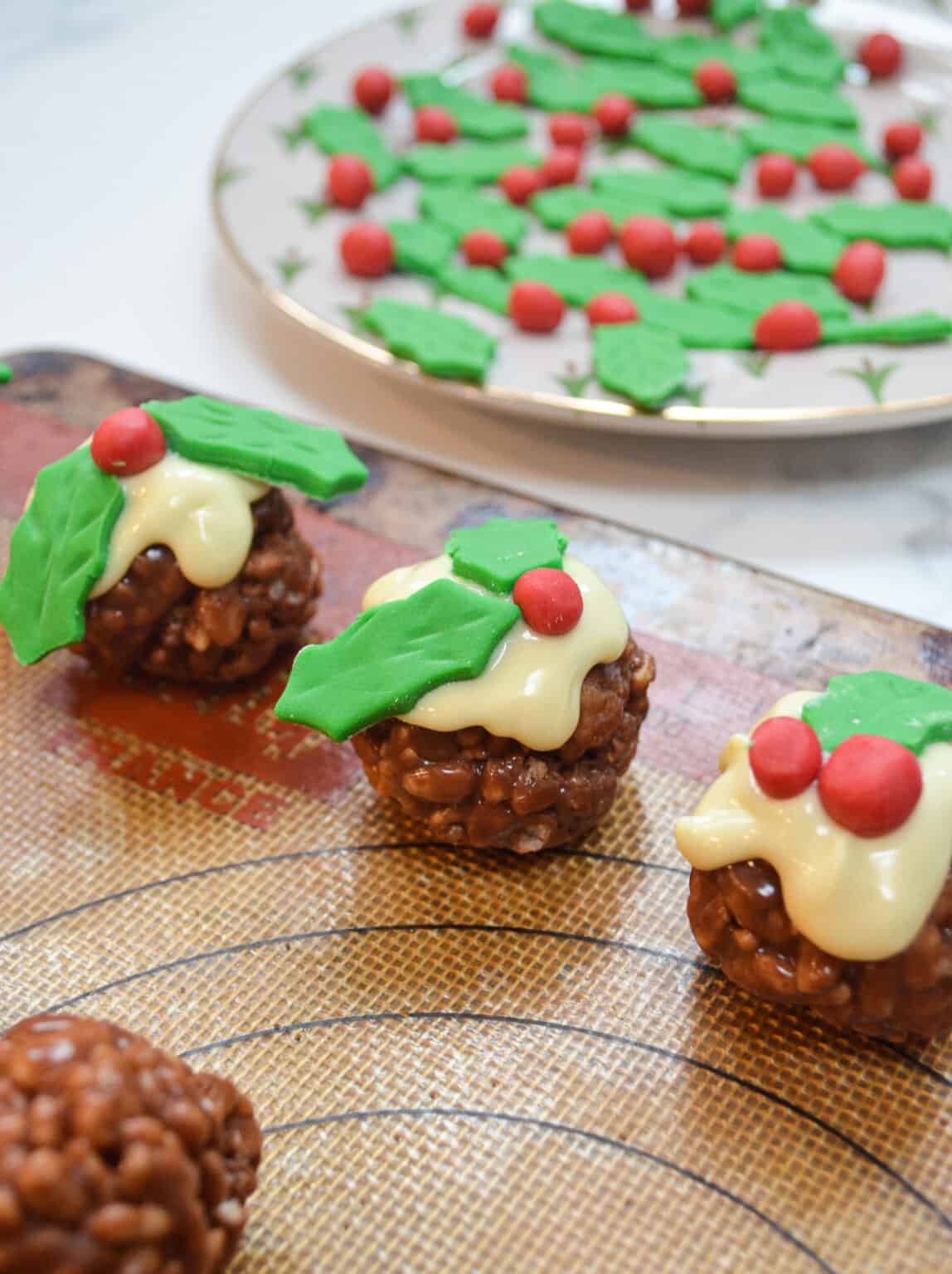 Christmas Pudding Rice Krispie Treats - Baking with Aimee.